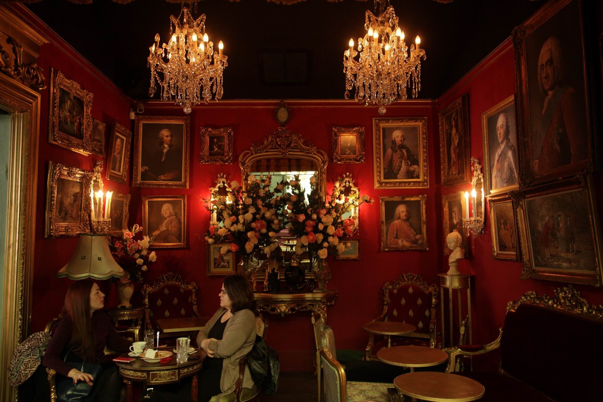 Το Little Kook στο Ψυρρή είναι βγαλμένο από τη Χώρα των Θαυμάτων